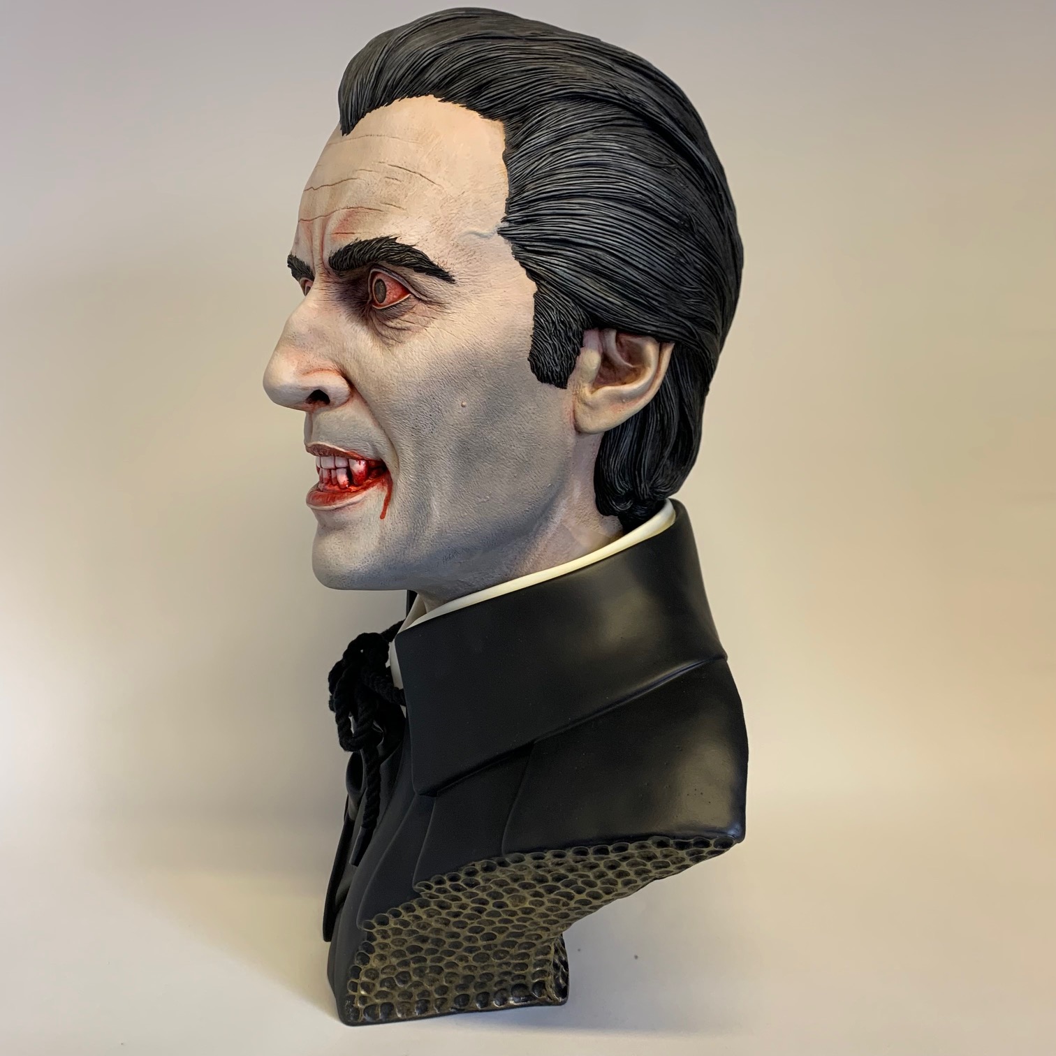 Black Heart Models 1:1 Scale Dracula Bust | Mad About Horror