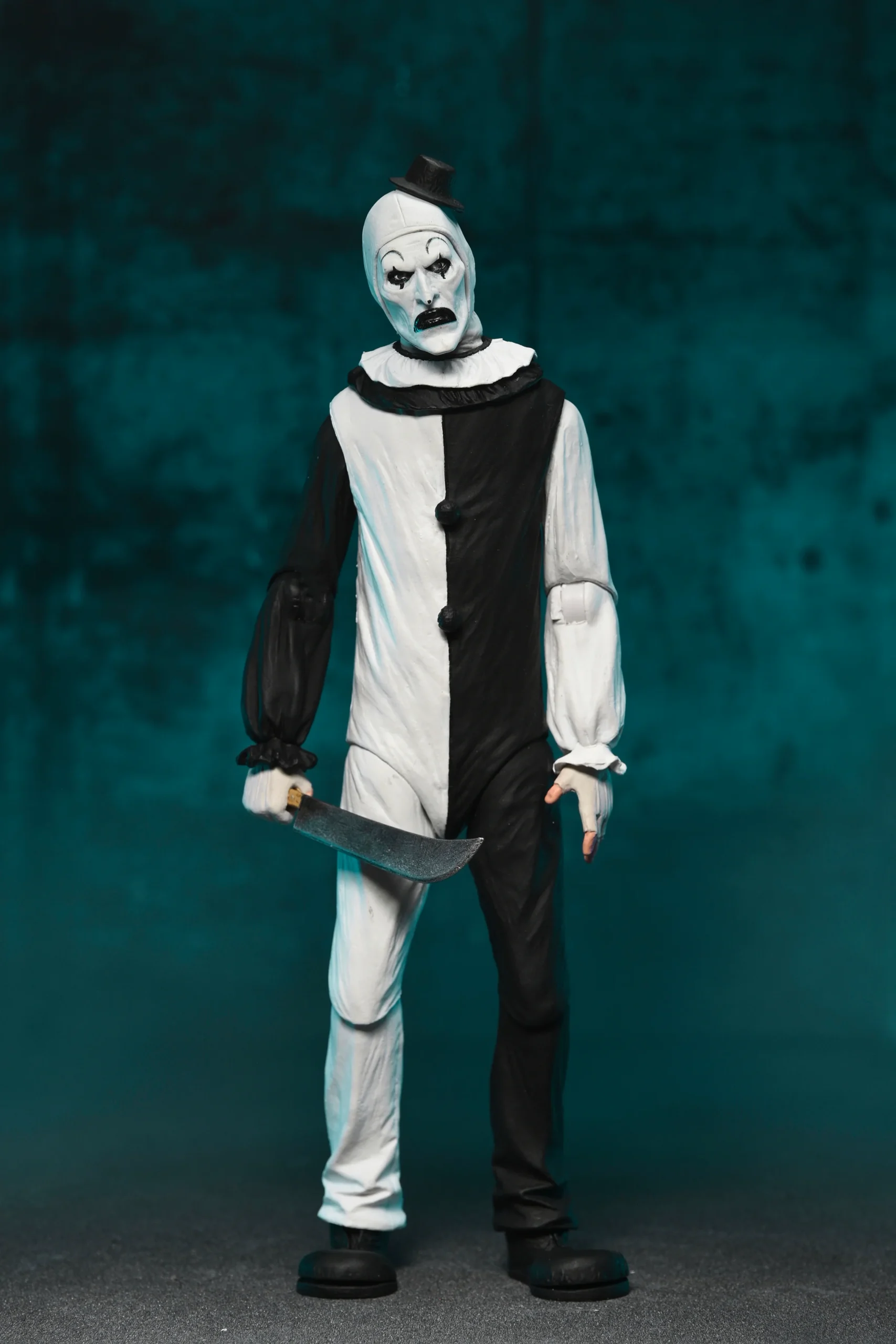 NECA Terrifier - Art the Clown Ultimate 7" Scale Action Figure | UK